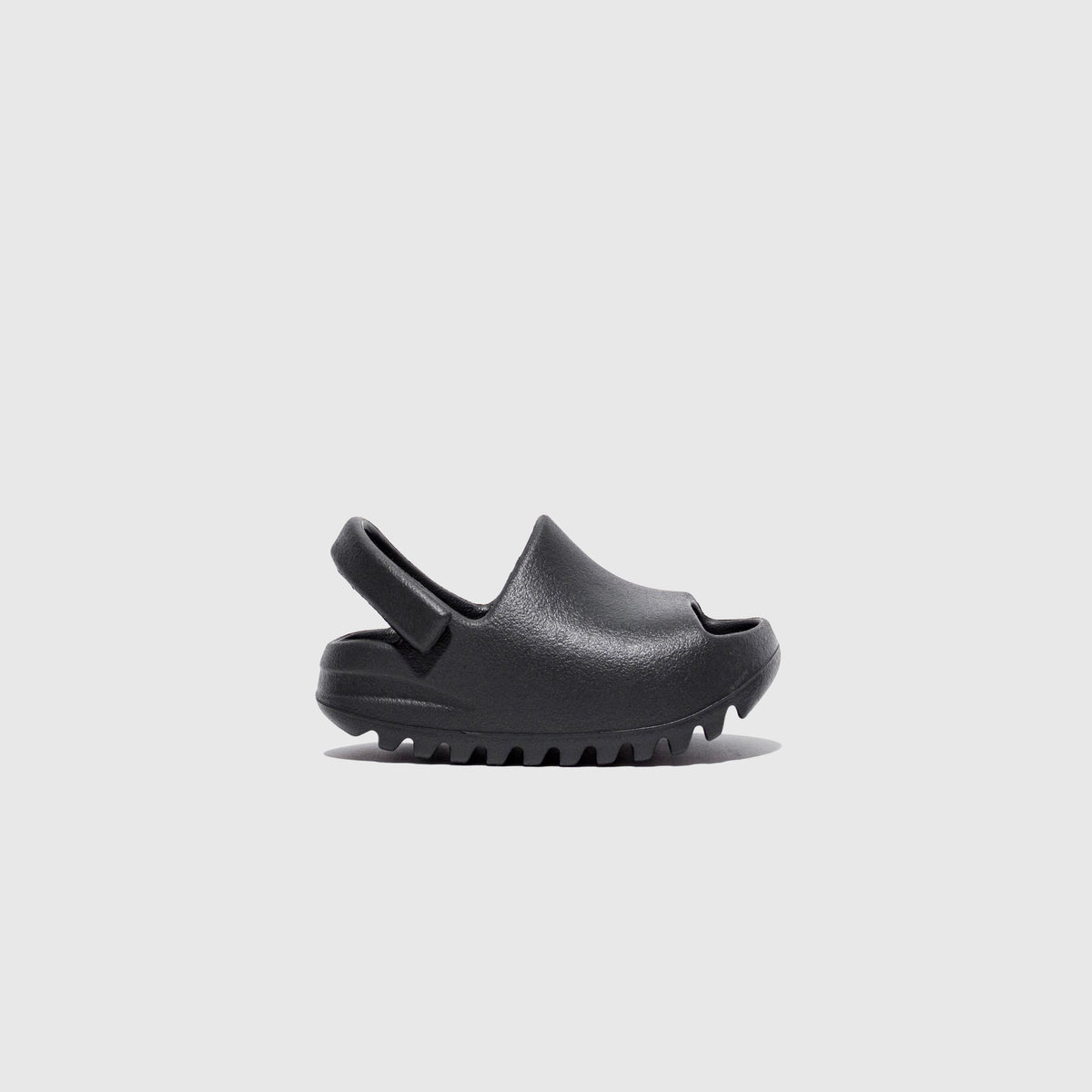 YEEZY SLIDE INFANT "ONYX" – PACKER SHOES